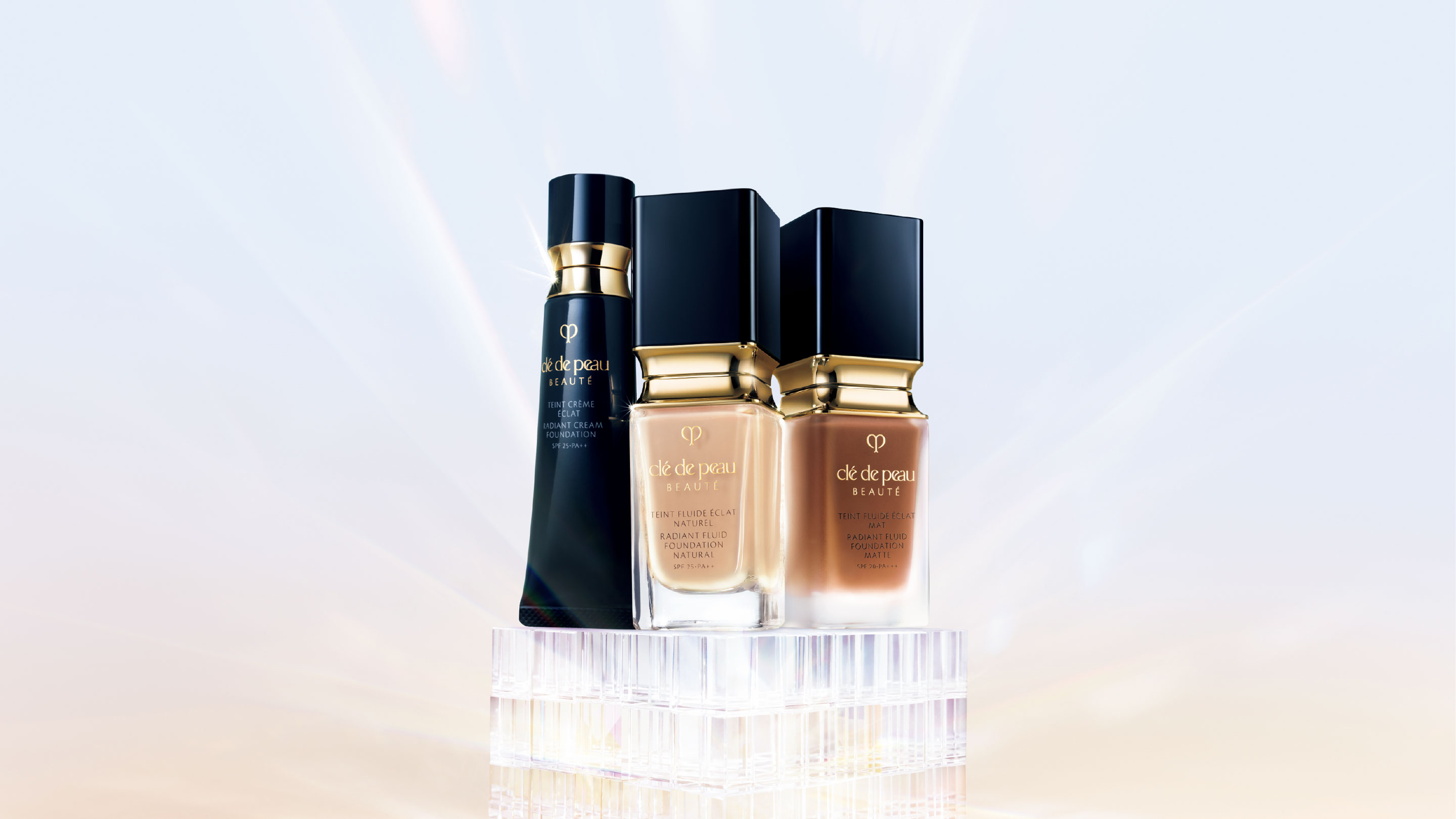 Radiant Cream & Liquid Foundation | Clé de Peau Beauté Thailand